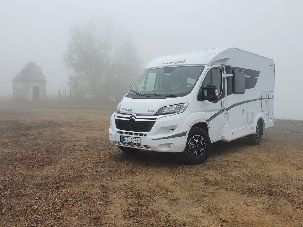 VIDEO: Sunlight V60 Adventure Edition - detailní prohlídka vozu ...